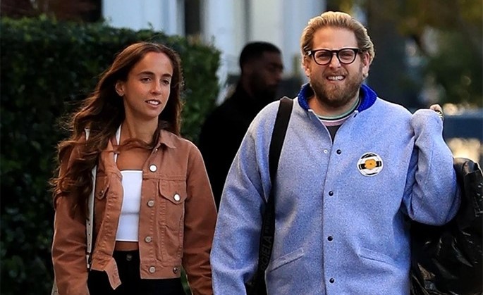 الممثل الأمريكي جونا هيل ينفصل عن خطيبته